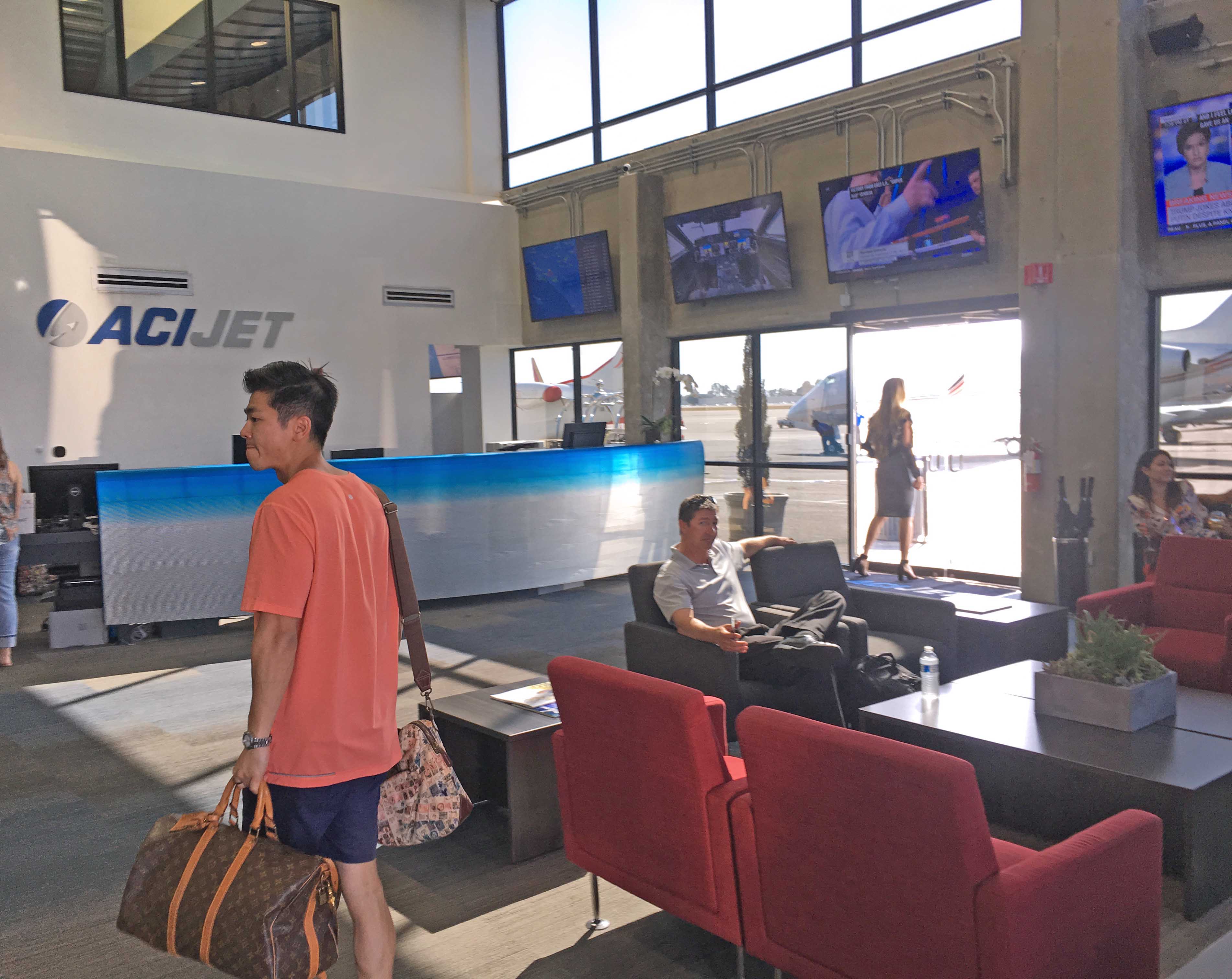 JetSuiteX Shared Private Jet Experience – Chai Bear World